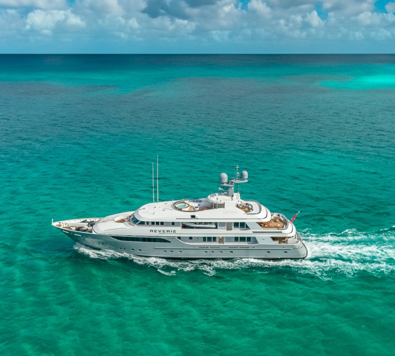 100m superyacht FEADSHIP 824 launched from Kaag in the Netherlands ...